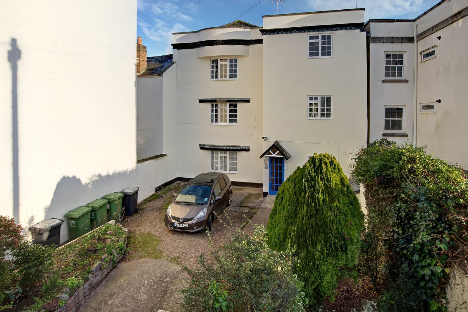 2 Bedroom Top Floor Flat in St Leonards, Exeter | Southgate Estates